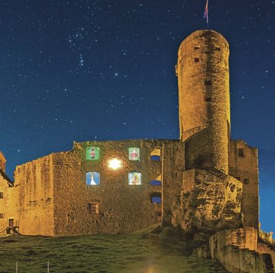 Das erste Adventsfenster öffnet sich | Eppsteiner Zeitung