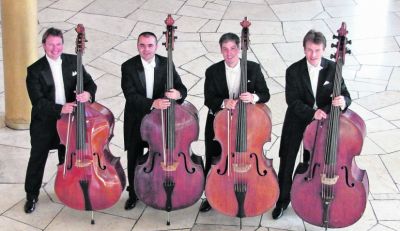 „The Flying Basses“ in Hofheim | Eppsteiner Zeitung